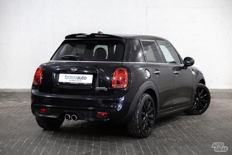 Black MINI cooper-s 2018 in Vilnius, with an engine capacity of 2.00 L and mileage of 84 thousand km for 19441 €, photo 8 on AUTOMOTO.COM.LV