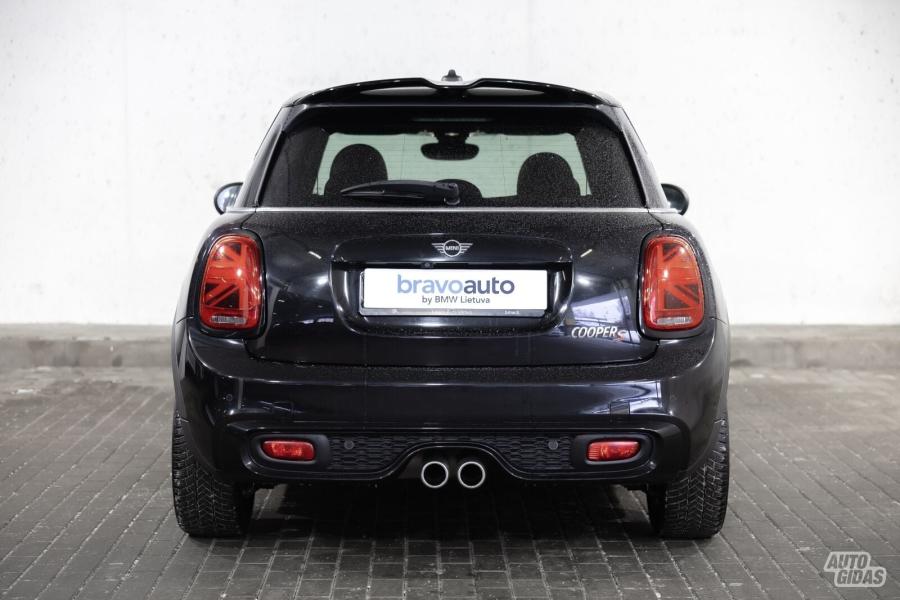 Black MINI cooper-s 2018 in Vilnius, with an engine capacity of 2.00 L and mileage of 84 thousand km for 19441 €, photo 9 on AUTOMOTO.COM.LV