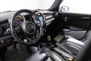 Black MINI cooper-s 2018 in Vilnius, with an engine capacity of 2.00 L and mileage of 84 thousand km for 19441 €, photo 11 on AUTOMOTO.COM.LV