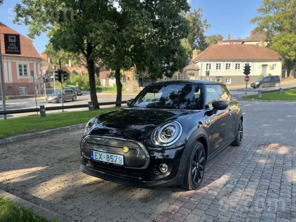Black MINI cooper-s 2020 in Cesis, with an engine capacity of 1.60 L and mileage of 85 thousand km for 15200 €, photo 2 on AUTOMOTO.COM.LV