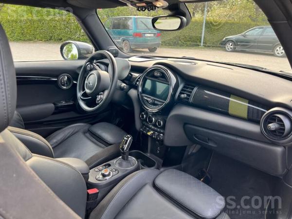 Black MINI cooper-s 2020 in Cesis, with an engine capacity of 1.60 L and mileage of 85 thousand km for 15200 €, photo 4 on AUTOMOTO.COM.LV