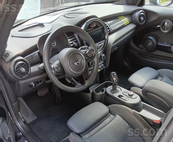 Black MINI cooper-s 2020 in Cesis, with an engine capacity of 1.60 L and mileage of 85 thousand km for 15200 €, photo 5 on AUTOMOTO.COM.LV