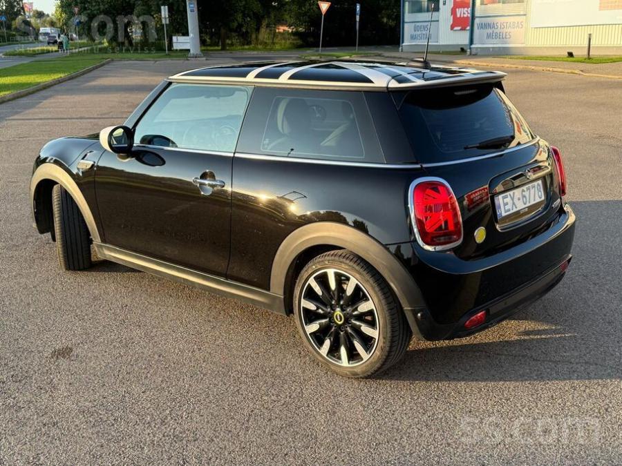 Melns MINI cooper-s 2021 Rīga, ar dzinēja tilpumu 1.60 L un nobraukumu 53 tūkst. km par 16000 €, foto 6 vietnē AUTOMOTO.COM.LV