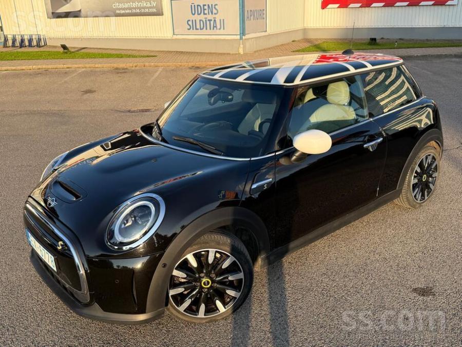 Melns MINI cooper-s 2021 Rīga, ar dzinēja tilpumu 1.60 L un nobraukumu 53 tūkst. km par 16000 €, foto 7 vietnē AUTOMOTO.COM.LV