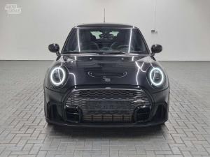 Black MINI cooper-s 2023 in Kaunas, with an engine capacity of 2.00 L and mileage of 37 thousand km for 31134 €, photo 8 on AUTOMOTO.COM.LV