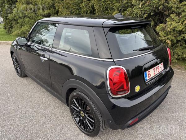 Black MINI cooper-s 2023 in Riga, with an engine capacity of 0.00 L and mileage of 33 thousand km for 21000 €, photo 2 on AUTOMOTO.COM.LV