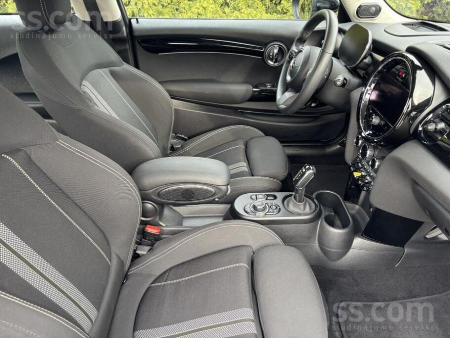 Melns MINI cooper-s 2023 Rīga, ar dzinēja tilpumu 0.00 L un nobraukumu 33 tūkst. km par 21000 €, foto 10 vietnē AUTOMOTO.COM.LV