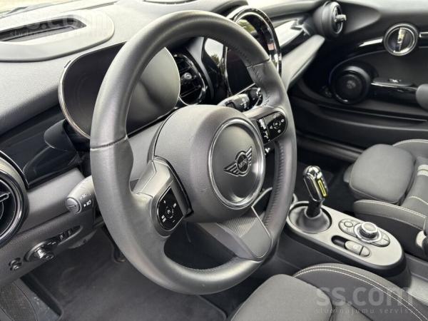 Black MINI cooper-s 2023 in Riga, with an engine capacity of 0.00 L and mileage of 33 thousand km for 21000 €, photo 10 on AUTOMOTO.COM.LV