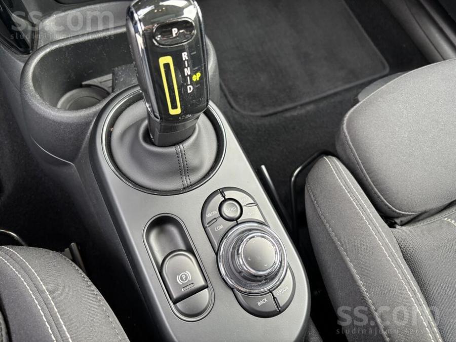 Melns MINI cooper-s 2023 Rīga, ar dzinēja tilpumu 0.00 L un nobraukumu 33 tūkst. km par 21000 €, foto 17 vietnē AUTOMOTO.COM.LV