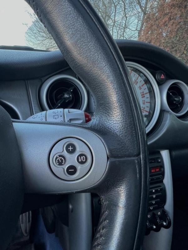 Zils MINI cooper-s 2004 Rīga, ar dzinēja tilpumu 1.60 L un nobraukumu 138 tūkst. km par 3300 €, foto 7 vietnē AUTOMOTO.COM.LV
