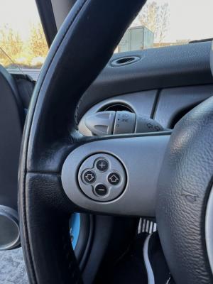 Blue MINI cooper-s 2004 in Riga, with an engine capacity of 1.60 L and mileage of 138 thousand km for 3300 €, photo 9 on AUTOMOTO.COM.LV