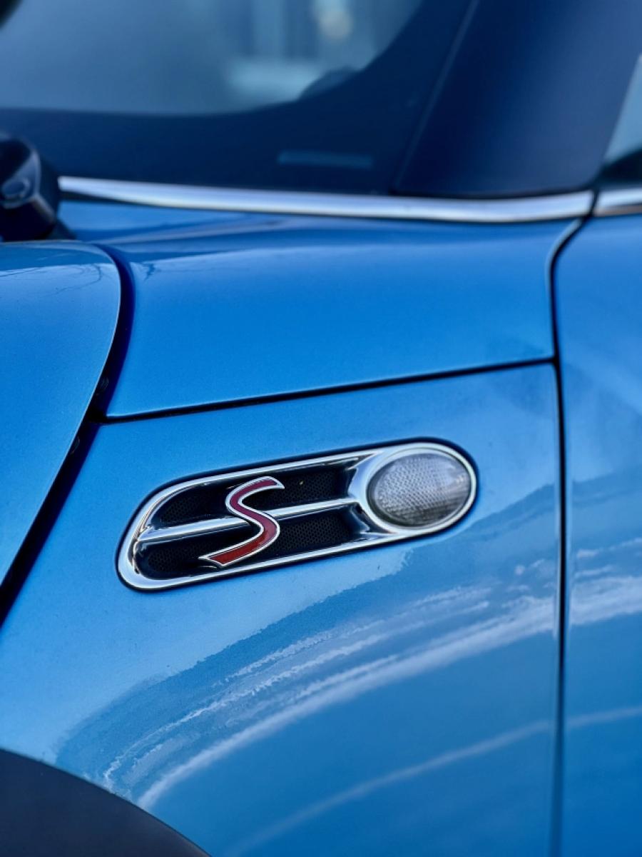 Blue MINI cooper-s 2004 in Riga, with an engine capacity of 1.60 L and mileage of 138 thousand km for 3300 €, photo 12 on AUTOMOTO.COM.LV