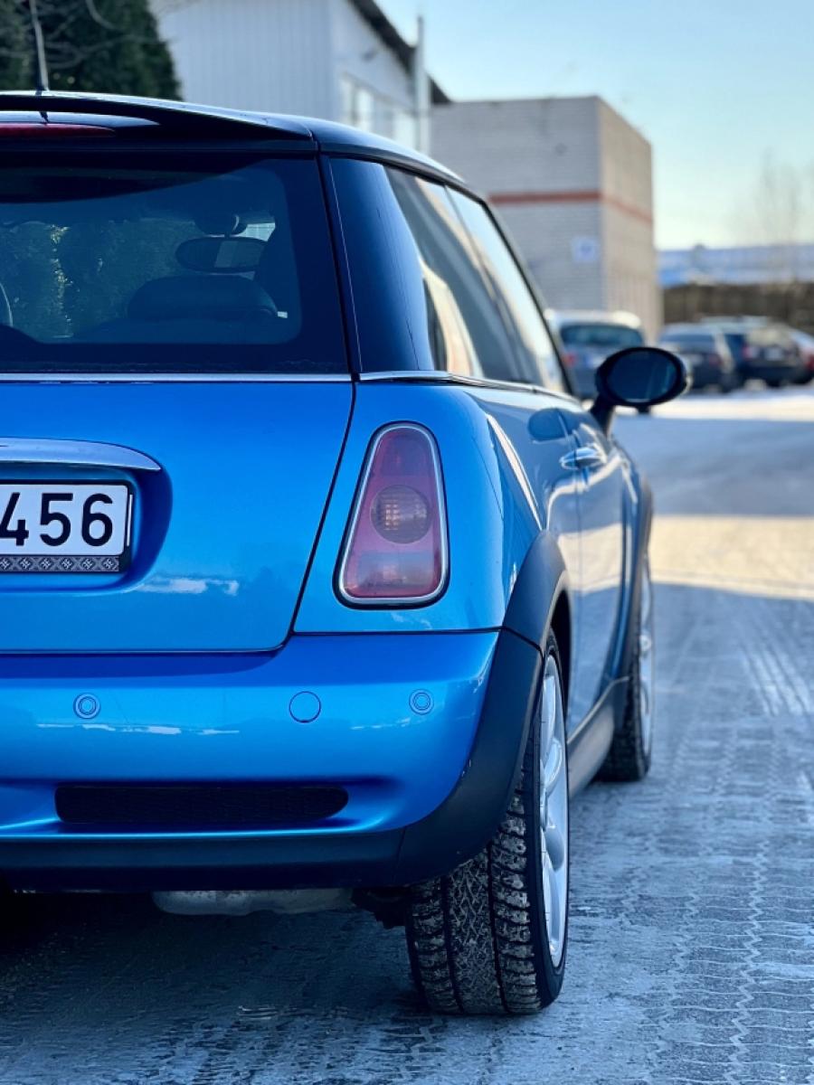 Blue MINI cooper-s 2004 in Riga, with an engine capacity of 1.60 L and mileage of 138 thousand km for 3300 €, photo 25 on AUTOMOTO.COM.LV