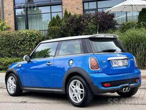 Blue MINI cooper-s 2007 in Riga, with an engine capacity of 1.60 L and mileage of 156 thousand km for 3750 €, photo 5 on AUTOMOTO.COM.LV