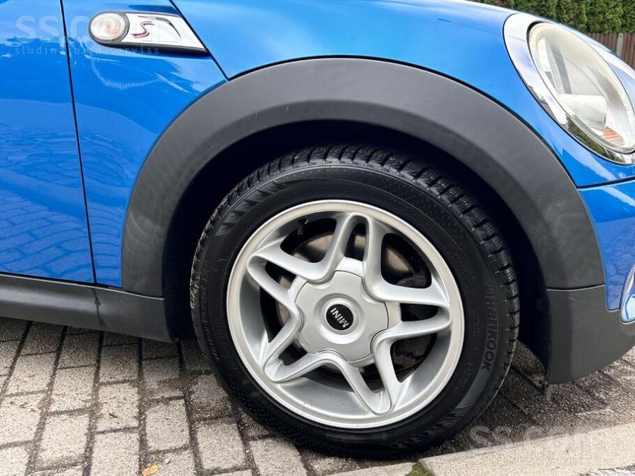 Blue MINI cooper-s 2007 in Riga, with an engine capacity of 1.60 L and mileage of 156 thousand km for 3750 €, photo 33 on AUTOMOTO.COM.LV