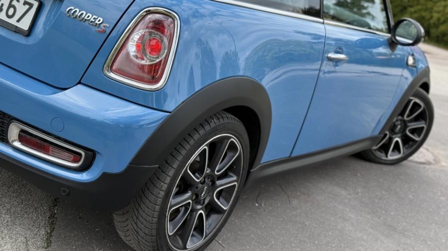 Blue MINI cooper-s 2013 in Riga, with an engine capacity of 1.60 L and mileage of 250 thousand km for 5950 €, photo 8 on AUTOMOTO.COM.LV
