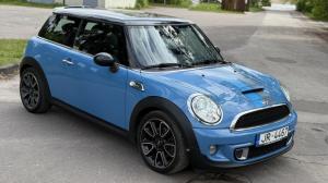 Blue MINI cooper-s 2013 in Riga, with an engine capacity of 1.60 L and mileage of 250 thousand km for 5950 €, photo 14 on AUTOMOTO.COM.LV
