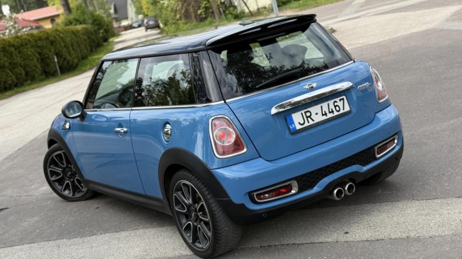 Blue MINI cooper-s 2013 in Riga, with an engine capacity of 1.60 L and mileage of 250 thousand km for 5950 €, photo 16 on AUTOMOTO.COM.LV