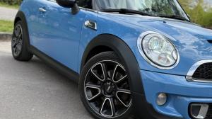 Blue MINI cooper-s 2013 in Riga, with an engine capacity of 1.60 L and mileage of 250 thousand km for 5950 €, photo 17 on AUTOMOTO.COM.LV