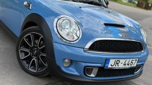 Blue MINI cooper-s 2013 in Riga, with an engine capacity of 1.60 L and mileage of 250 thousand km for 5950 €, photo 18 on AUTOMOTO.COM.LV