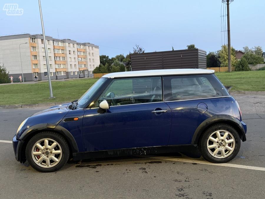 Blue MINI cooper-s 2004 in Jonava, with an engine capacity of 1.60 L and mileage of 300 thousand km for 1000 €, photo 7 on AUTOMOTO.COM.LV