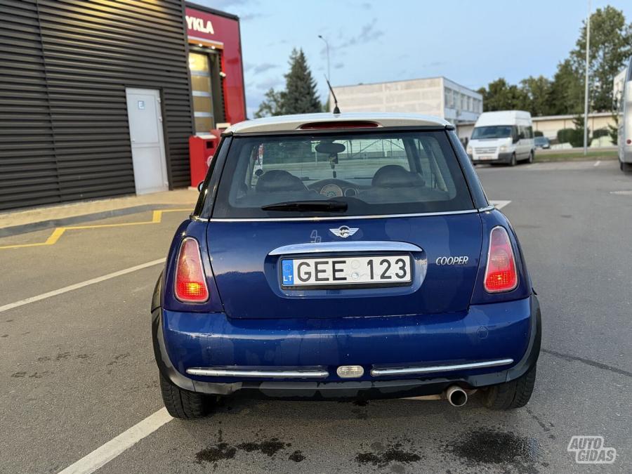 Blue MINI cooper-s 2004 in Jonava, with an engine capacity of 1.60 L and mileage of 300 thousand km for 1000 €, photo 9 on AUTOMOTO.COM.LV