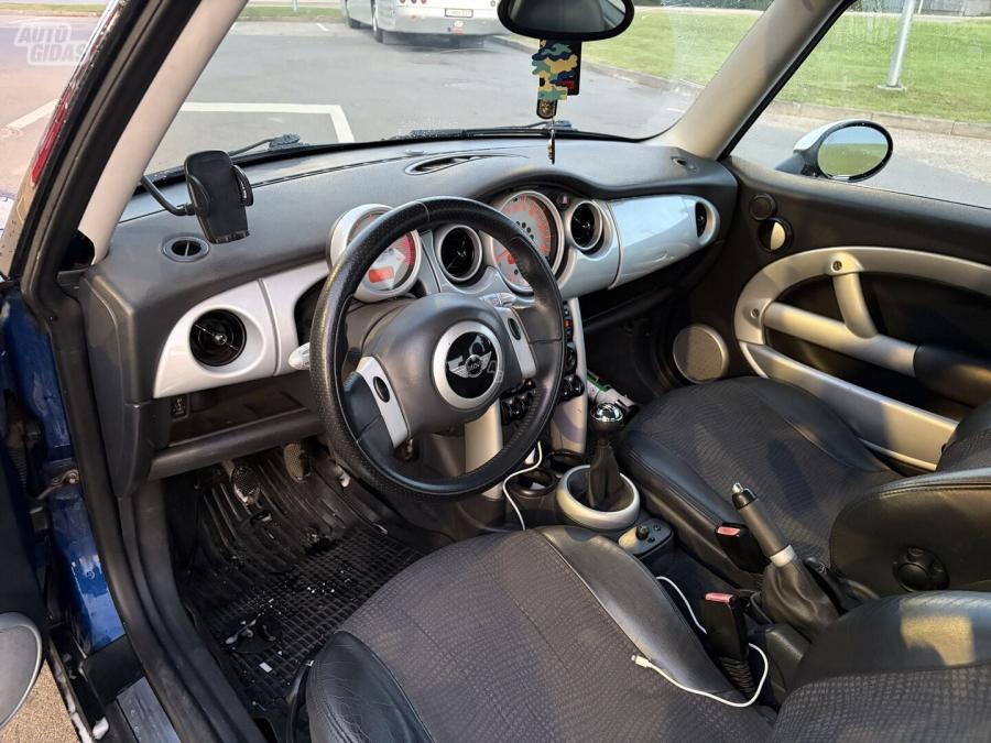Blue MINI cooper-s 2004 in Jonava, with an engine capacity of 1.60 L and mileage of 300 thousand km for 1000 €, photo 12 on AUTOMOTO.COM.LV