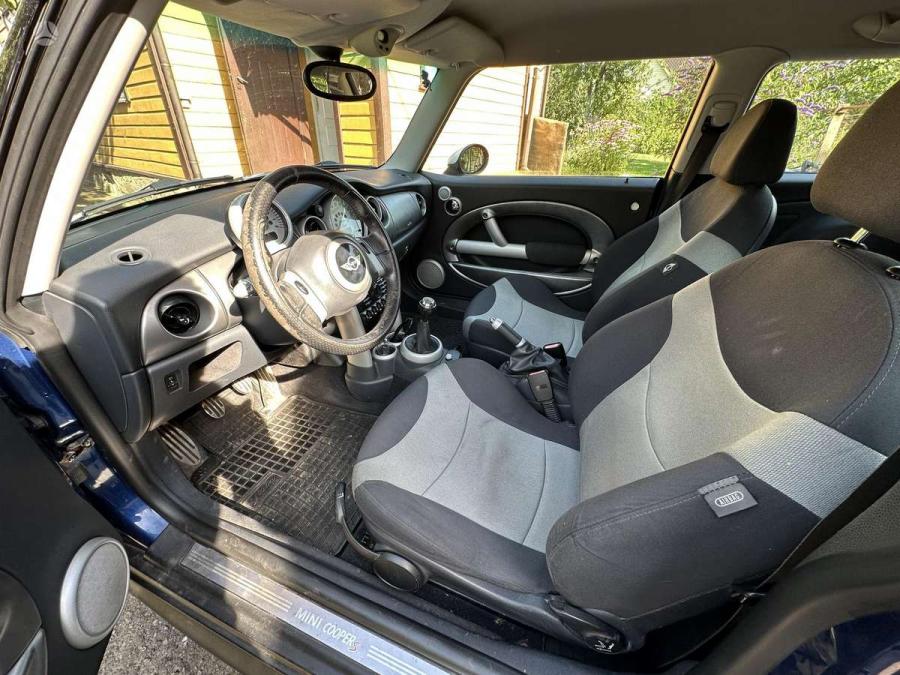 Zils MINI cooper-s 2004 Viļņa, ar dzinēja tilpumu 1.60 L un nobraukumu 169 tūkst. km par 2990 €, foto 14 vietnē AUTOMOTO.COM.LV
