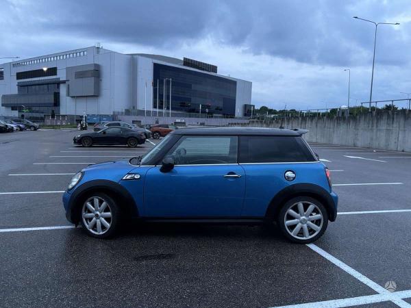 Blue MINI cooper-s 2008 in Vilnius, with an engine capacity of 1.60 L and mileage of 198 thousand km for 4150 €, photo 3 on AUTOMOTO.COM.LV