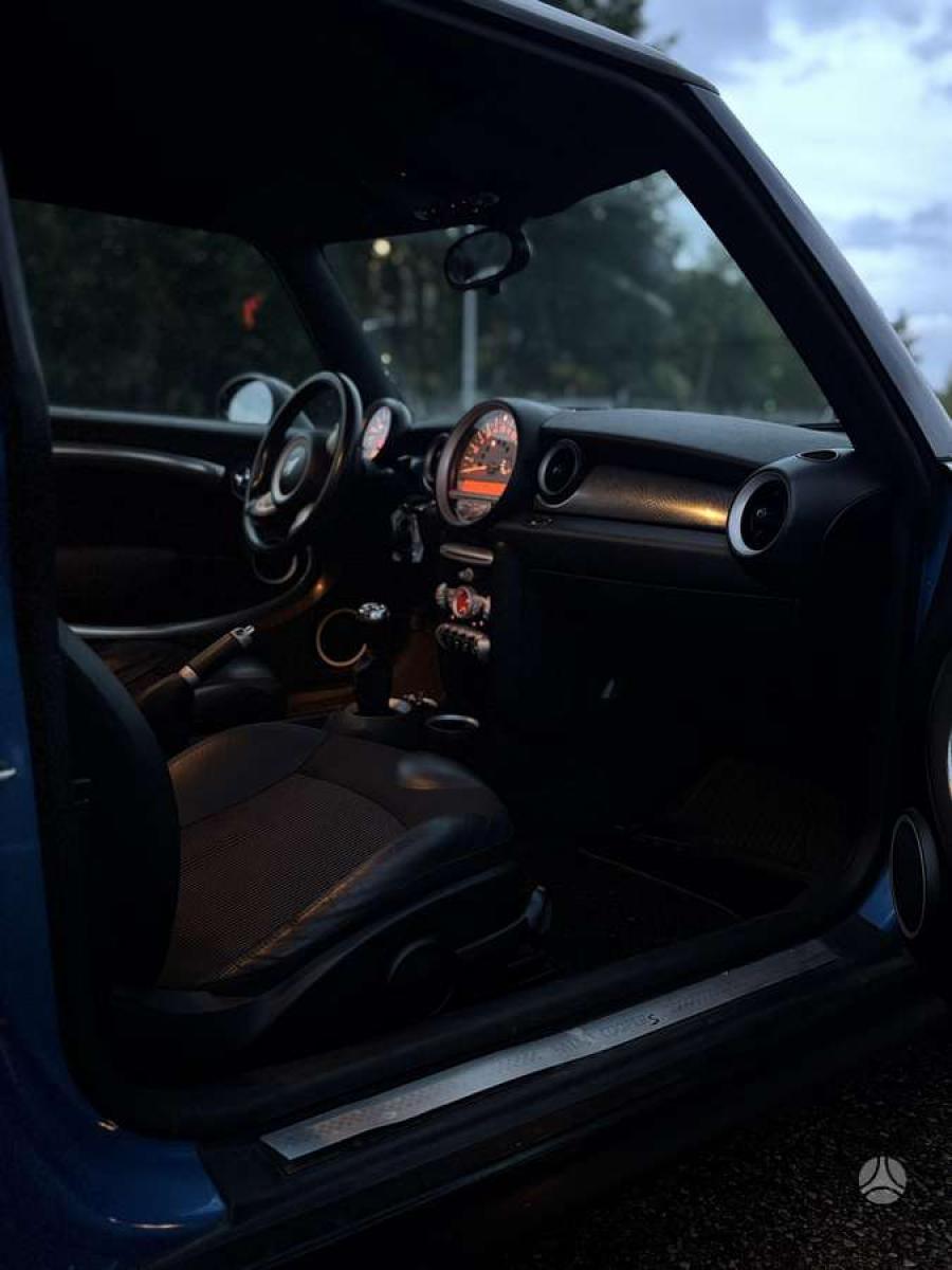 Blue MINI cooper-s 2008 in Vilnius, with an engine capacity of 1.60 L and mileage of 198 thousand km for 4150 €, photo 8 on AUTOMOTO.COM.LV