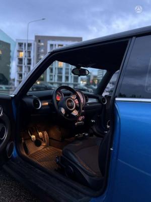 Blue MINI cooper-s 2008 in Vilnius, with an engine capacity of 1.60 L and mileage of 198 thousand km for 4150 €, photo 9 on AUTOMOTO.COM.LV