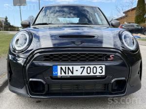 Blue MINI cooper-s 2023 in Riga, with an engine capacity of 2.00 L and mileage of 60 thousand km for 24980 €, photo 4 on AUTOMOTO.COM.LV