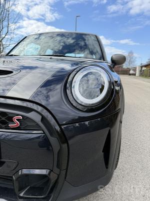 Blue MINI cooper-s 2023 in Riga, with an engine capacity of 2.00 L and mileage of 60 thousand km for 24980 €, photo 11 on AUTOMOTO.COM.LV