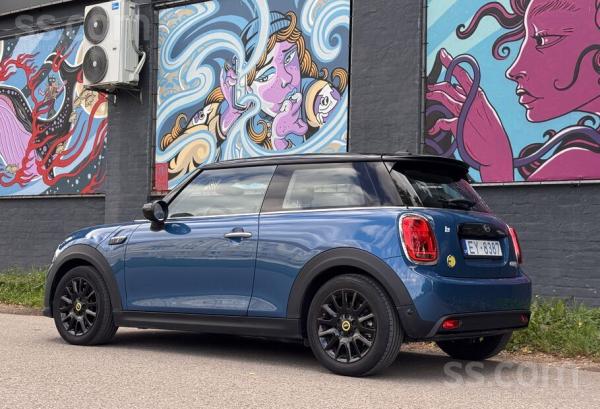 MINI cooper-s 2023 Rīga vietnē Zils MINI cooper-s 2023 Rīga, ar dzinēja tilpumu 2.00 L un nobraukumu 11 tūkst. km par 20500 €, foto 5 vietnē AUTOMOTO.COM.LV