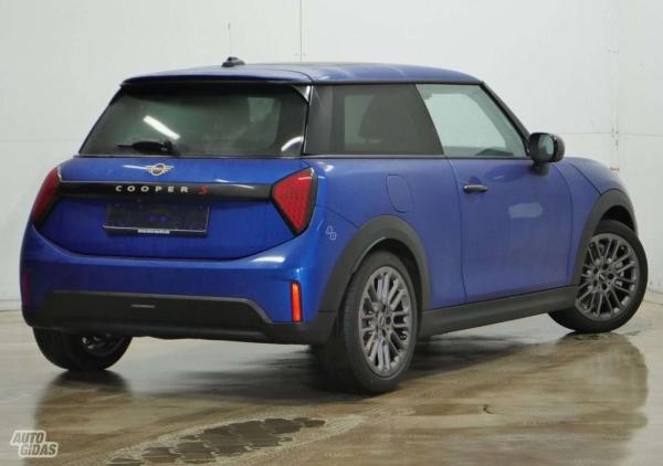 Blue MINI cooper-s 2024 in Kaunas, with an engine capacity of 2.00 L and mileage of 18 thousand km for 32160 €, photo 2 on AUTOMOTO.COM.LV