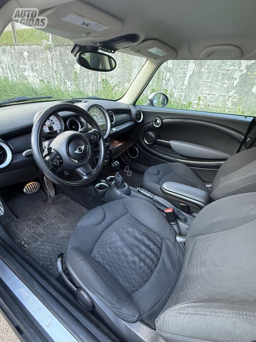 MINI cooper-s 2011 Viļņa, ar dzinēja tilpumu 1.60 L un nobraukumu 194 tūkst. km par 5000 €, foto 12 vietnē AUTOMOTO.COM.LV