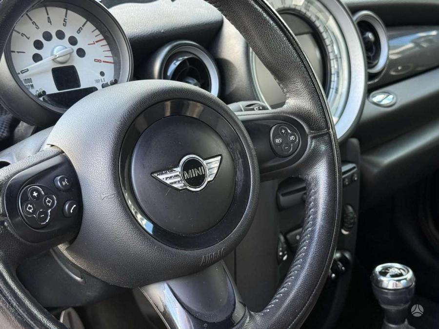Green MINI cooper-s 2012 in Vilnius, with an engine capacity of 1.60 L and mileage of 150 thousand km for 5990 €, photo 15 on AUTOMOTO.COM.LV