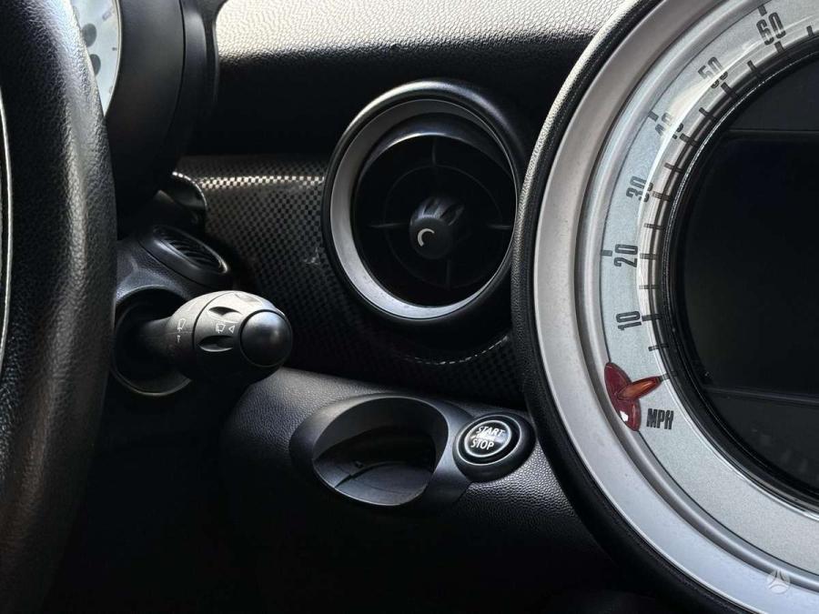 Green MINI cooper-s 2012 in Vilnius, with an engine capacity of 1.60 L and mileage of 150 thousand km for 5990 €, photo 17 on AUTOMOTO.COM.LV