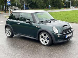 Zaļš MINI cooper-s 2004 Narva, ar dzinēja tilpumu 1.60 L un nobraukumu 220 tūkst. km par 2499 €, foto 3 vietnē AUTOMOTO.COM.LV