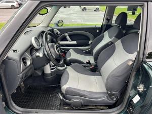 Zaļš MINI cooper-s 2004 Narva, ar dzinēja tilpumu 1.60 L un nobraukumu 220 tūkst. km par 2499 €, foto 11 vietnē AUTOMOTO.COM.LV