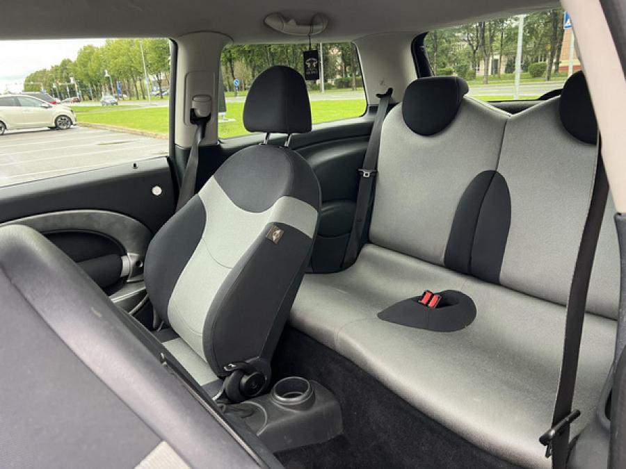Zaļš MINI cooper-s 2004 Narva, ar dzinēja tilpumu 1.60 L un nobraukumu 220 tūkst. km par 2499 €, foto 12 vietnē AUTOMOTO.COM.LV