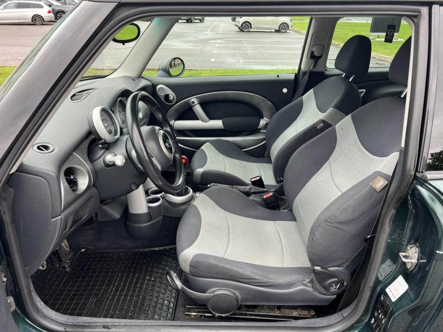 Zaļš MINI cooper-s 2004 Narva, ar dzinēja tilpumu 1.60 L un nobraukumu 220 tūkst. km par 2499 €, foto 22 vietnē AUTOMOTO.COM.LV
