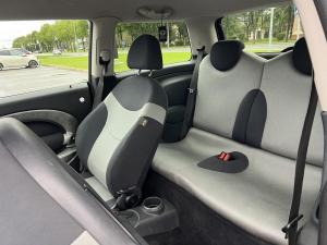 Zaļš MINI cooper-s 2004 Narva, ar dzinēja tilpumu 1.60 L un nobraukumu 220 tūkst. km par 2499 €, foto 23 vietnē AUTOMOTO.COM.LV