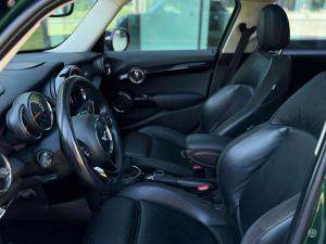 Zaļš MINI cooper-s 2015 Viļņa, ar dzinēja tilpumu 2.00 L un nobraukumu 129 tūkst. km par 12500 €, foto 24 vietnē AUTOMOTO.COM.LV