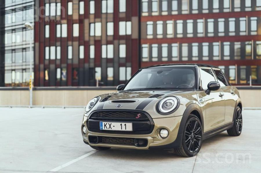 Green MINI cooper-s 2018 in Riga, with an engine capacity of 2.00 L and mileage of 140 thousand km for 16900 €, photo 3 on AUTOMOTO.COM.LV