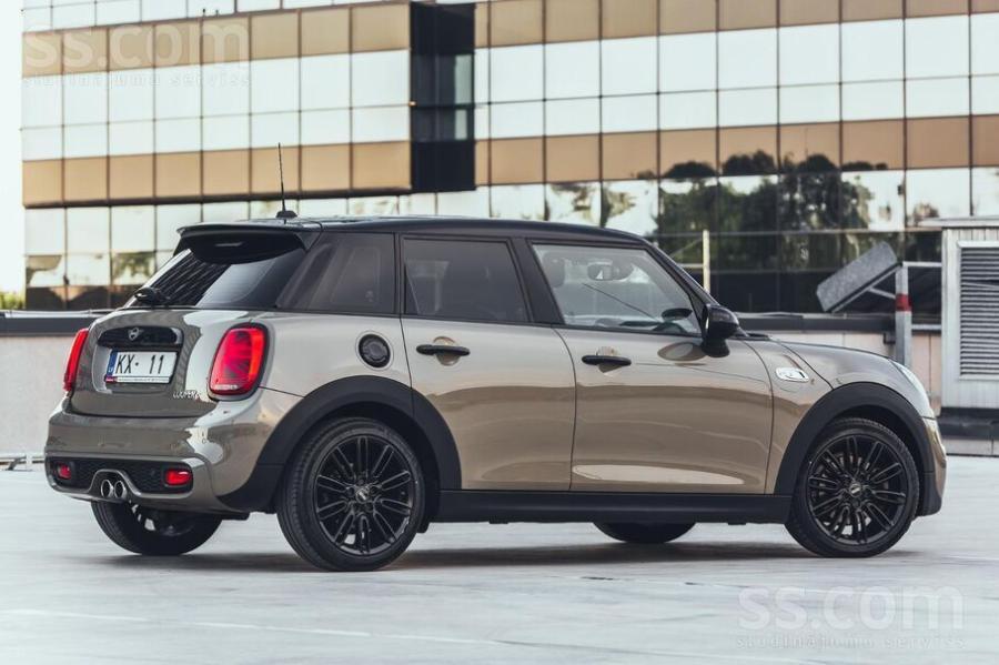 Green MINI cooper-s 2018 in Riga, with an engine capacity of 2.00 L and mileage of 140 thousand km for 16900 €, photo 14 on AUTOMOTO.COM.LV