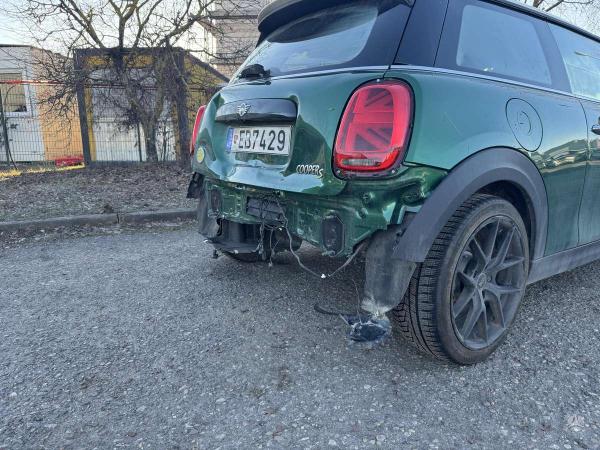Zaļš MINI cooper-s 2023 Kauņa, ar dzinēja tilpumu 0.00 L un nobraukumu 19 tūkst. km par 12200 €, foto 2 vietnē AUTOMOTO.COM.LV