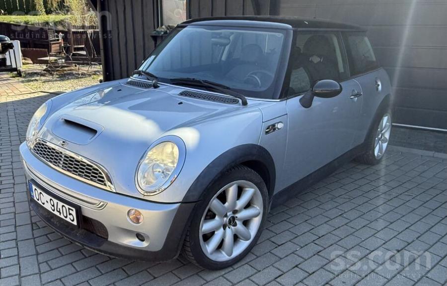 Pelēks MINI cooper-s 2002 Limbaži, ar dzinēja tilpumu 1.60 L un nobraukumu 242 tūkst. km par 4000 €, foto 1 vietnē AUTOMOTO.COM.LV
