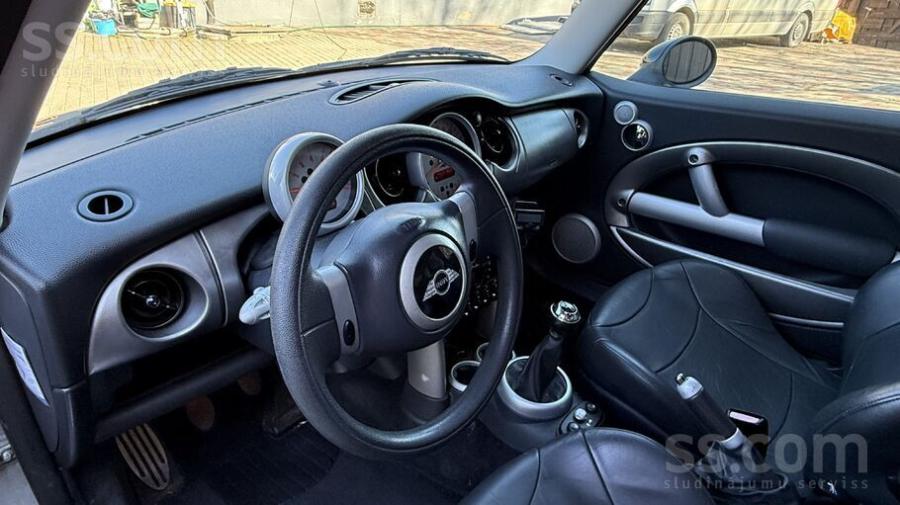 Pelēks MINI cooper-s 2002 Limbaži, ar dzinēja tilpumu 1.60 L un nobraukumu 242 tūkst. km par 4000 €, foto 10 vietnē AUTOMOTO.COM.LV