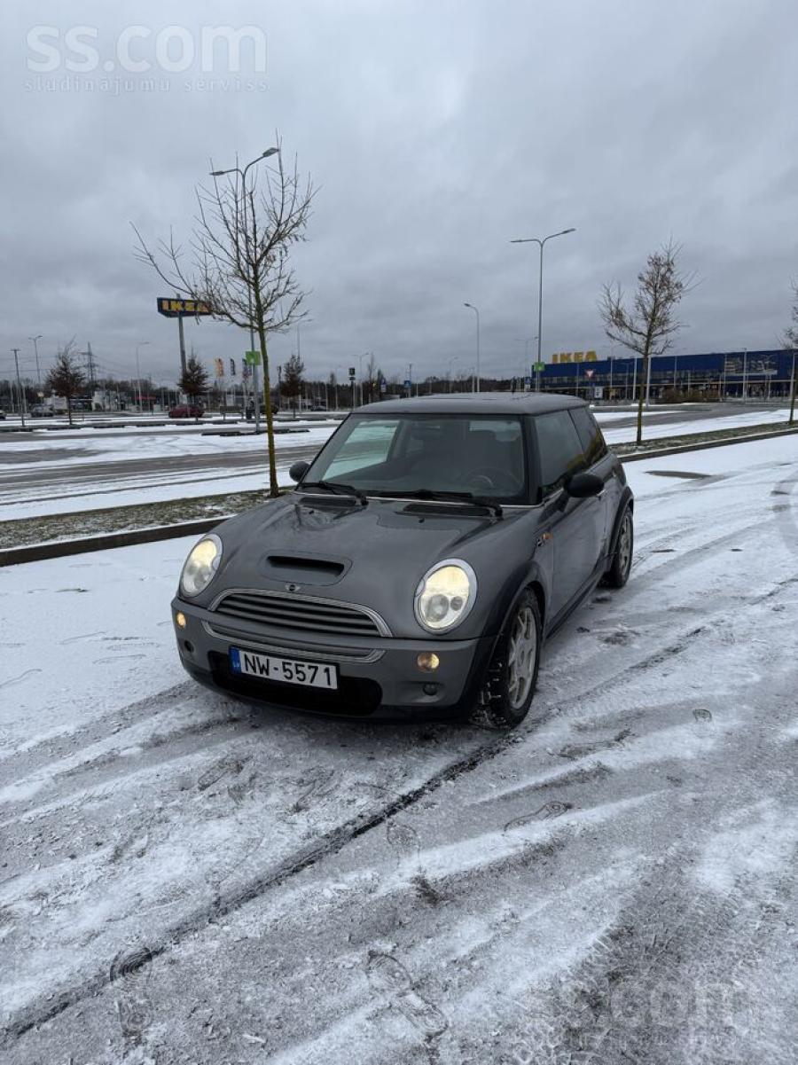 Grey MINI cooper-s 2003 in Riga, with an engine capacity of 1.60 L and mileage of 326 thousand km for 2490 €, photo 2 on AUTOMOTO.COM.LV